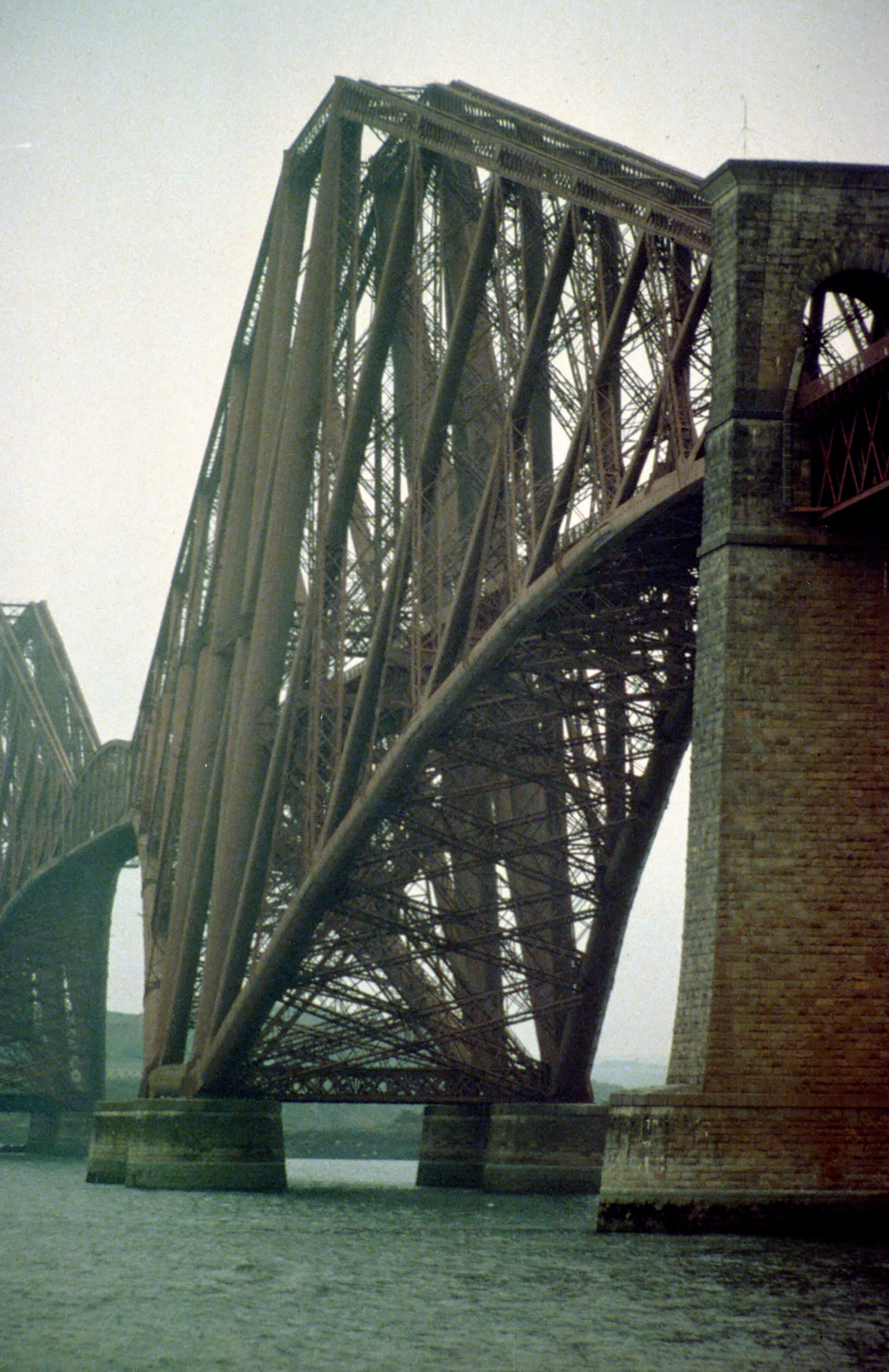 Perspectives on the Evolution of Structures: Forth Bridge